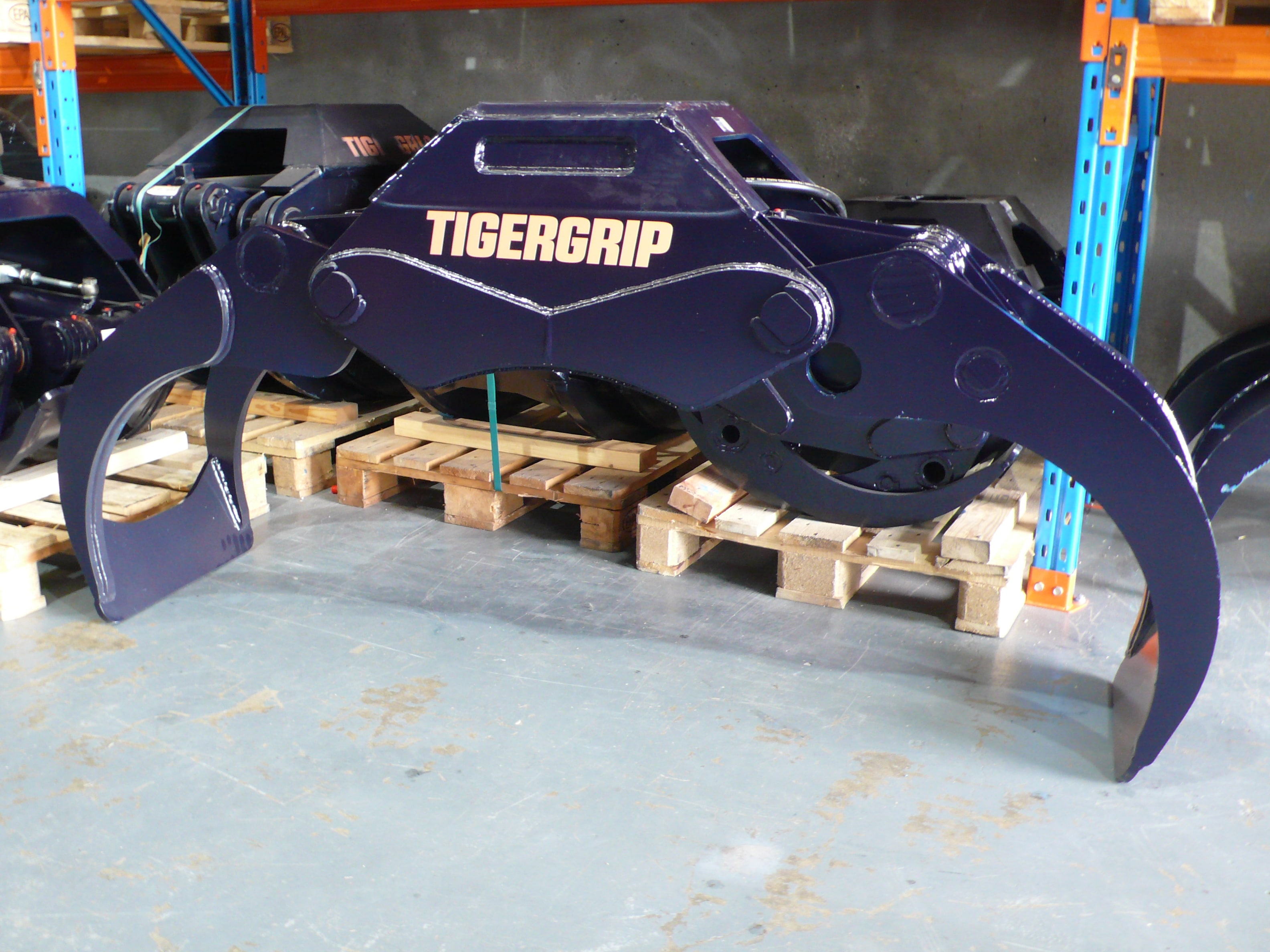 Extreme Duty Log Grabs - for Excavators