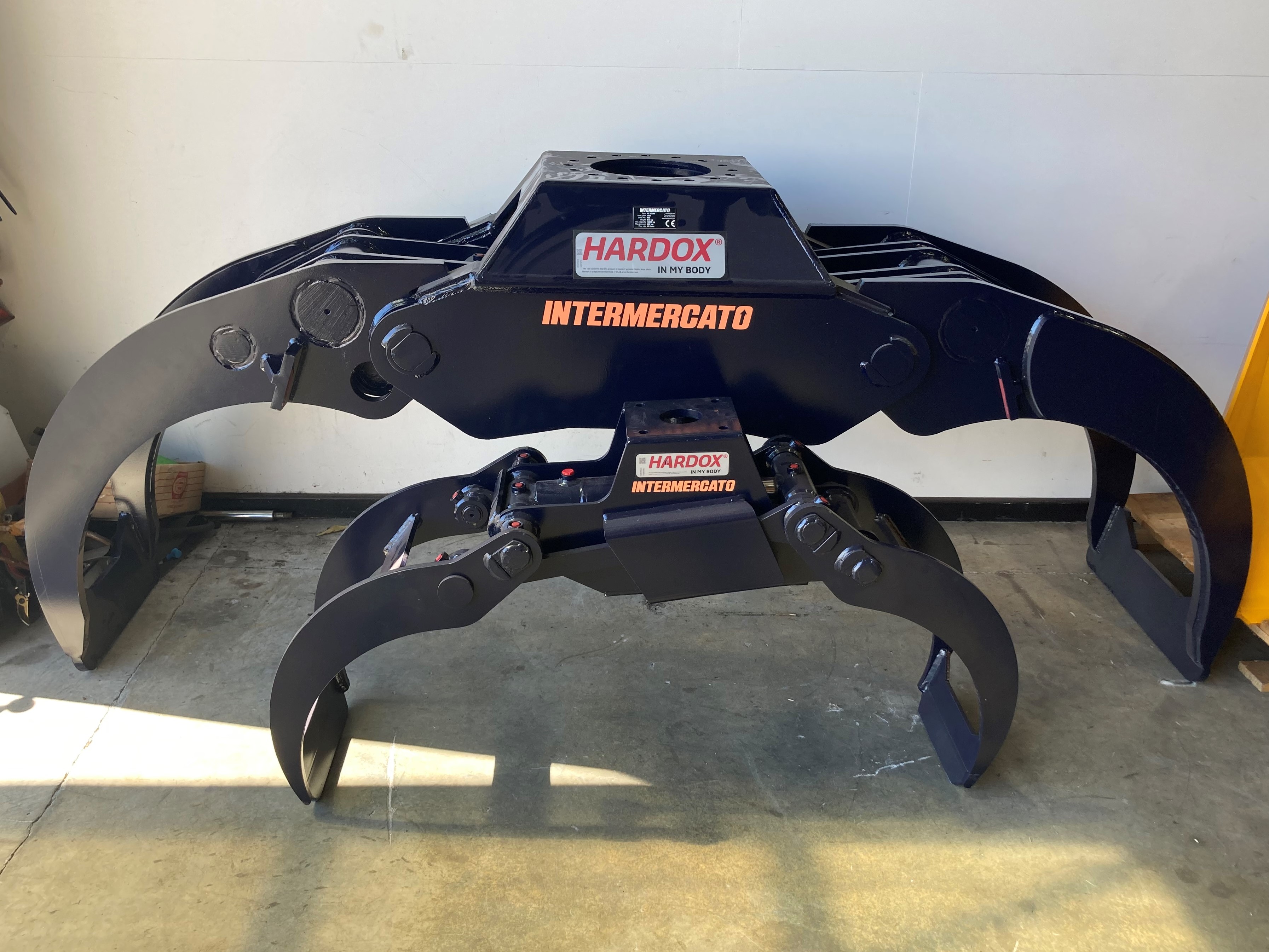 Extreme Duty Log Grabs - for Excavators