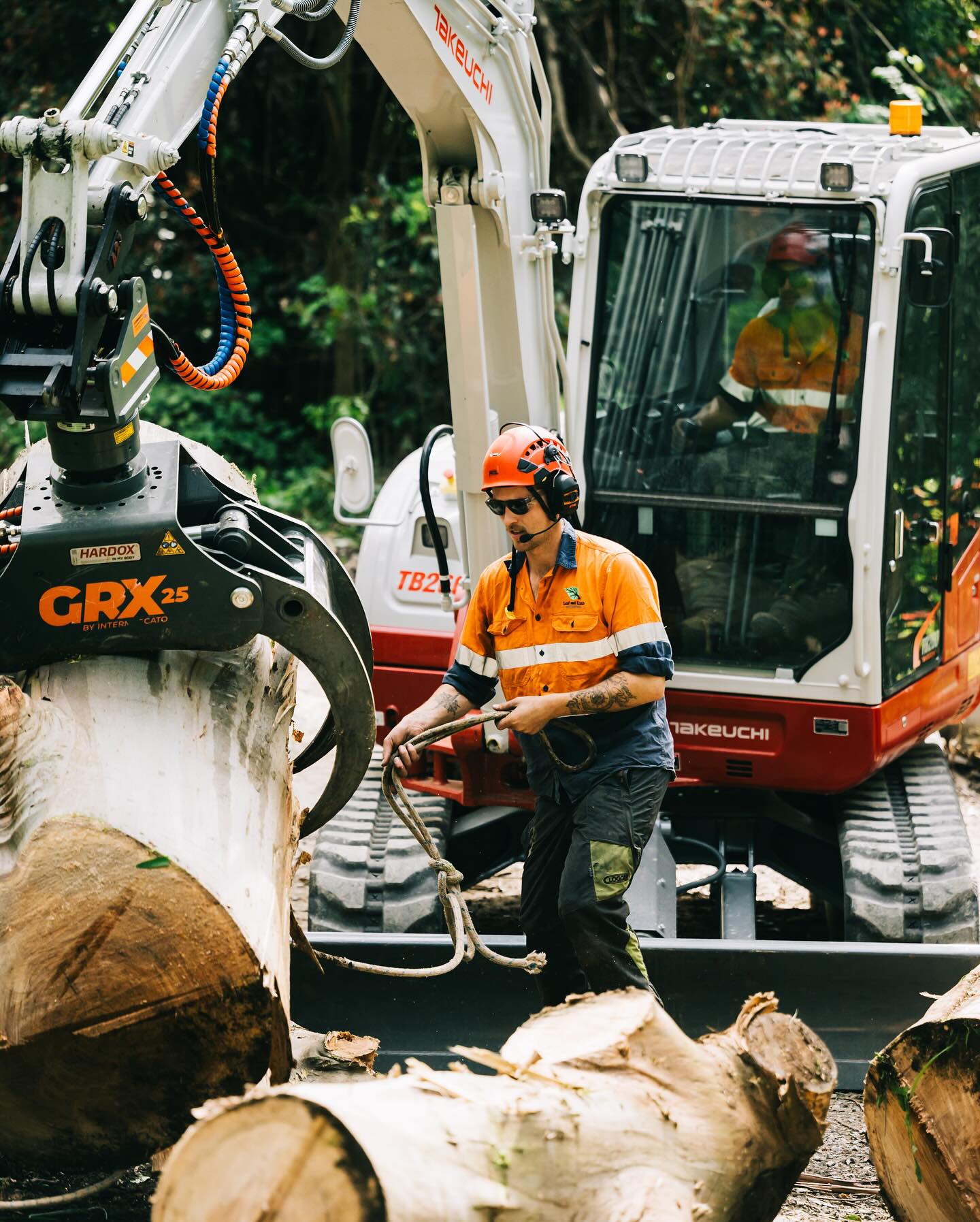 Rotating Log Grab - Worm Drive