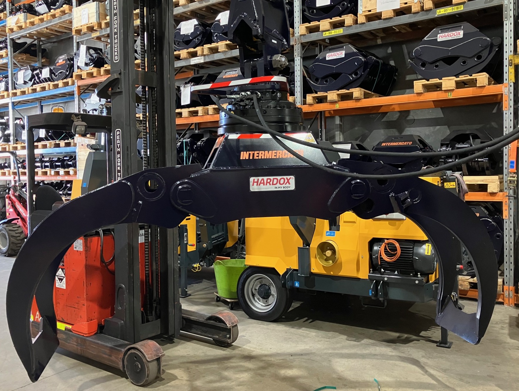 Rotating Log Grab - Worm Drive