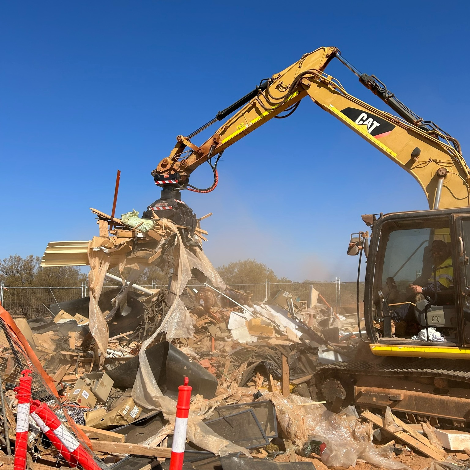 Rotating Five Finger Grapples